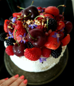 Layer cake aux fruits rouges