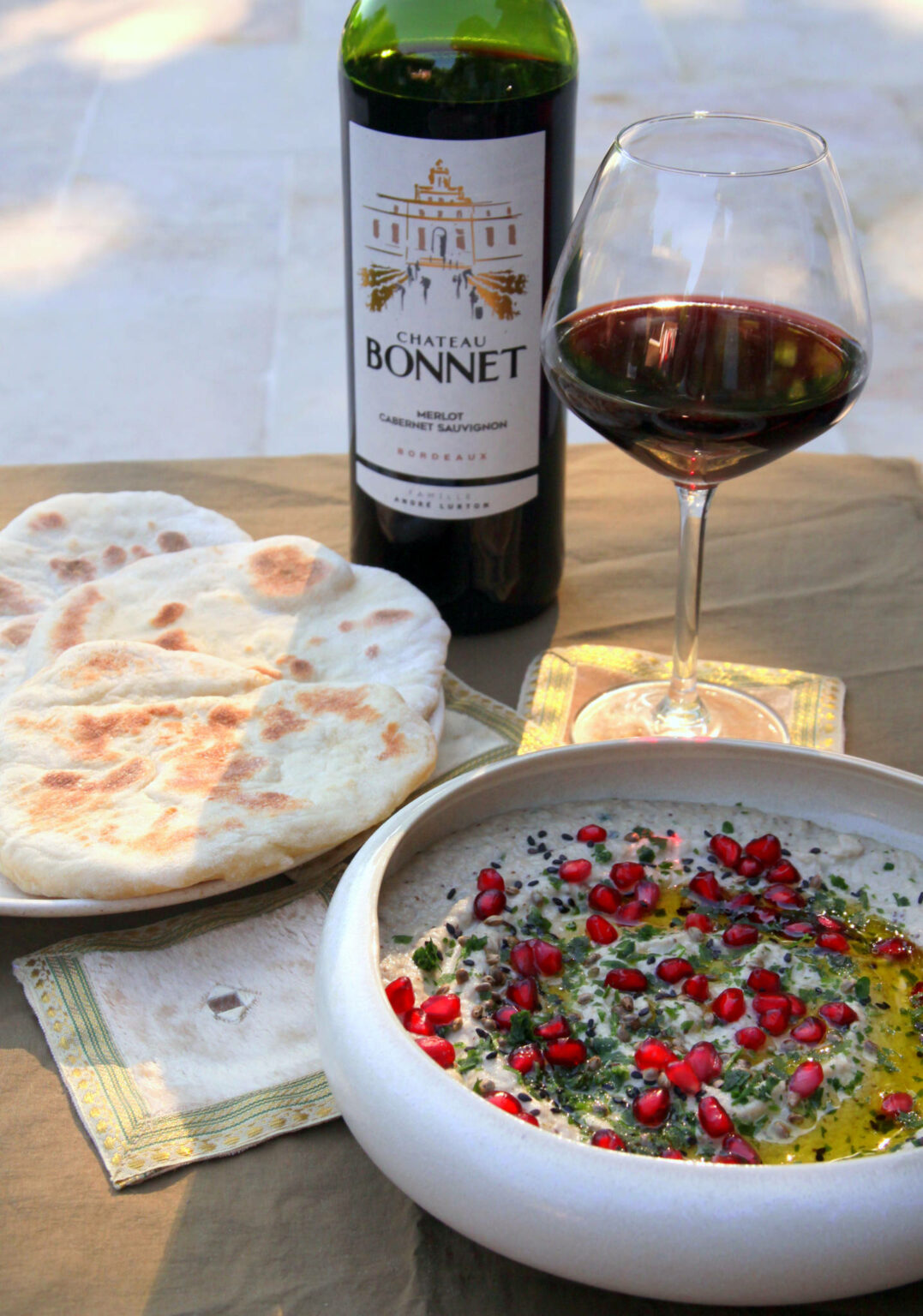 Baba ganoush & pain pita maison, Château Bonnet rouge 2021